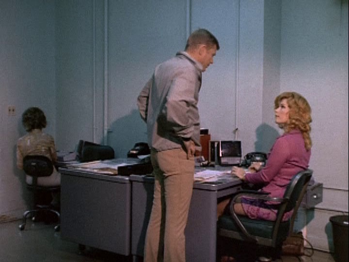 Shaaron Claridge/"Suspended" - Sitcoms Online Photo Galleries