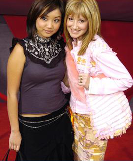 Brenda & Ashley - Sitcoms Online Photo Galleries