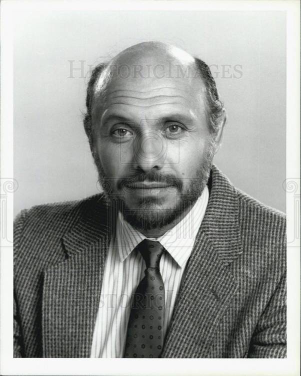 Actor Hector Elizondo American Profile