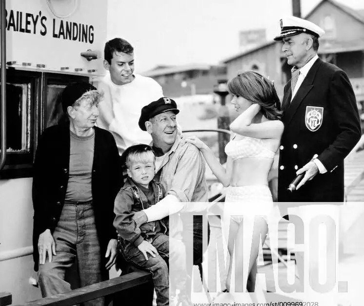 The Cast of The Baileys of Balboa - Sitcoms Online Photo Galleries