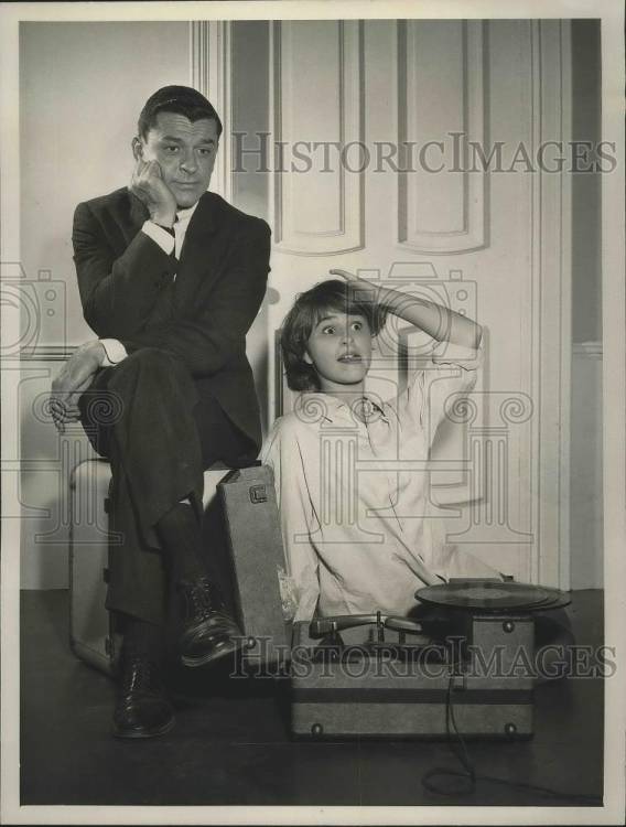 Frank Aletter & Portland Mason - Sitcoms Online Photo Galleries
