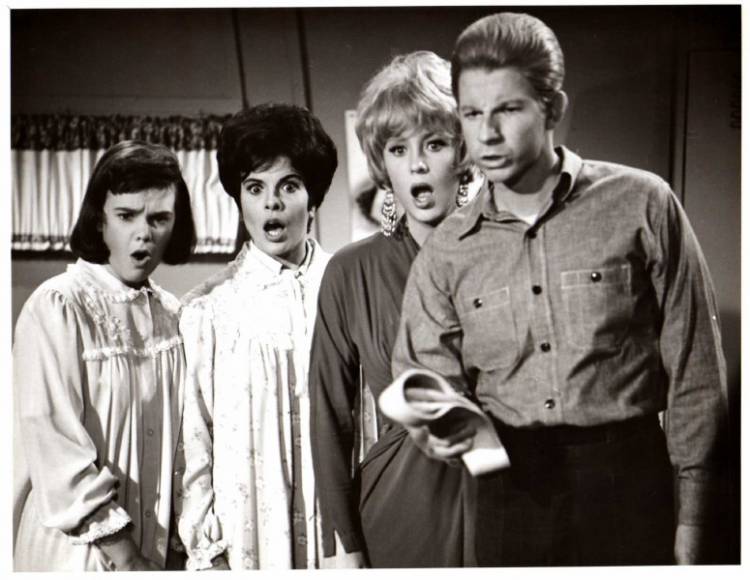 Broadside Sheila James Lois Roberts Joan Staley Jimmy Boyd