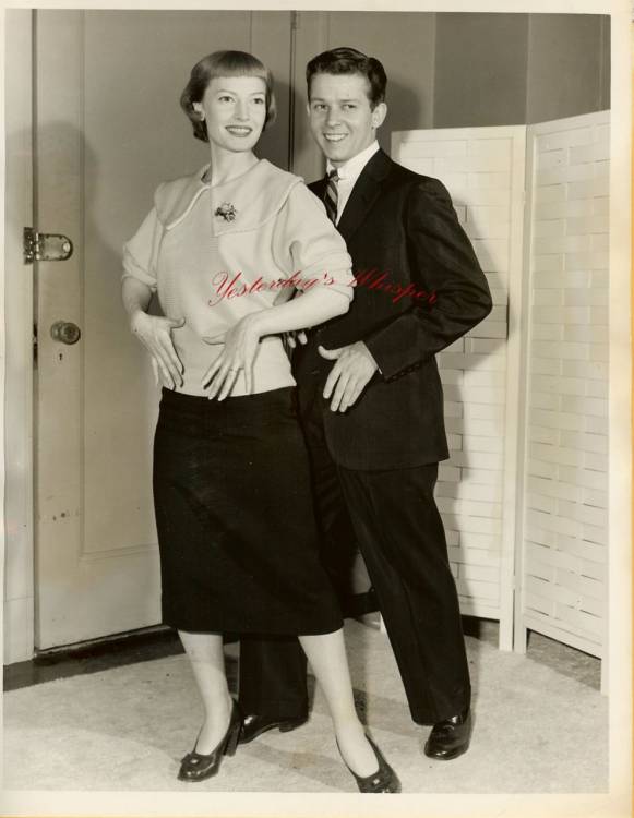 Jeannie Carson and Charlie Applewhite - Sitcoms Online Photo Galleries
