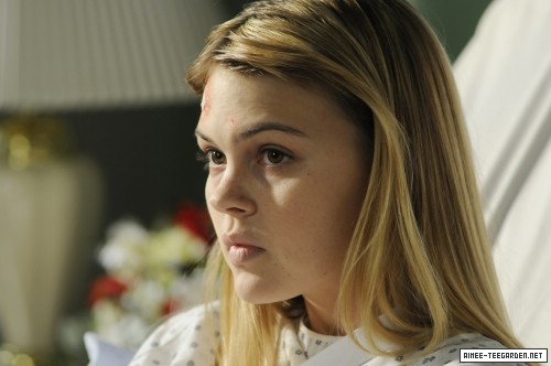 Aimee Teegarden/Rhonda Kimble - Sitcoms Online Photo Galleries