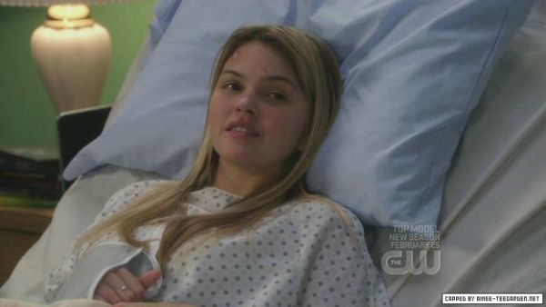 Aimee Teegarden/Rhonda Kimble - Sitcoms Online Photo Galleries