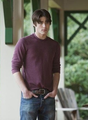 V - Logan Huffman - Tyler - Sitcoms Online Photo Galleries