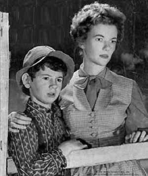 Tommy Nolan and Salllie Brophy - Sitcoms Online Photo Galleries
