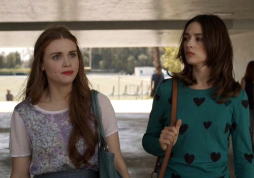 Holland Roden & Crystal Reed - Sitcoms Online Photo Galleries