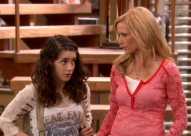 Daniela Bobadilla & Shawnee Smith - Sitcoms Online Photo Galleries
