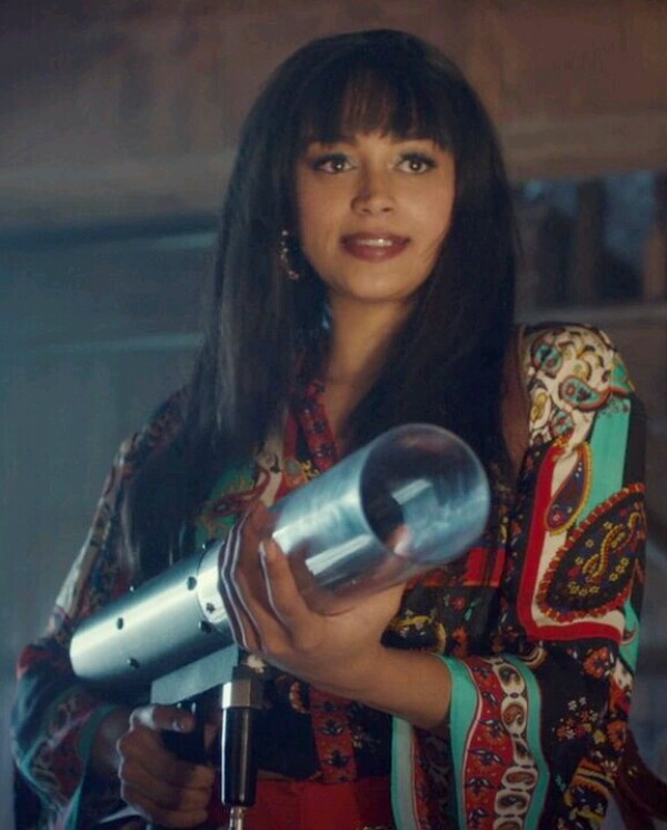 Savannah Basley as Cleo Clanton - Sitcoms Online Photo Galleries