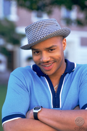 Donald Adeosun Faison - Sitcoms Online Photo Galleries