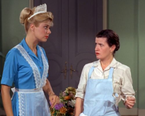 Nina Shipman & Beecey Carlson - Sitcoms Online Photo Galleries