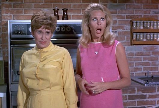 Bewitched - Alice Ghostley & Elizabeth Montgomery - Sitcoms Online ...