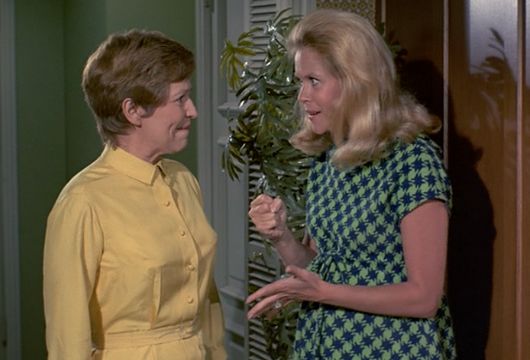 Bewitched - Alice Ghostley & Elizabeth Montgomery - Sitcoms Online ...