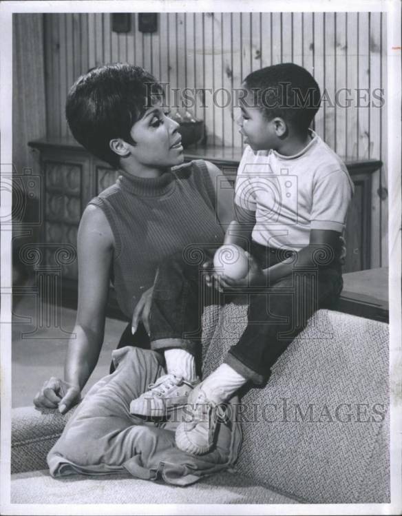 Diahann Carroll & Marc Copage - Sitcoms Online Photo Galleries